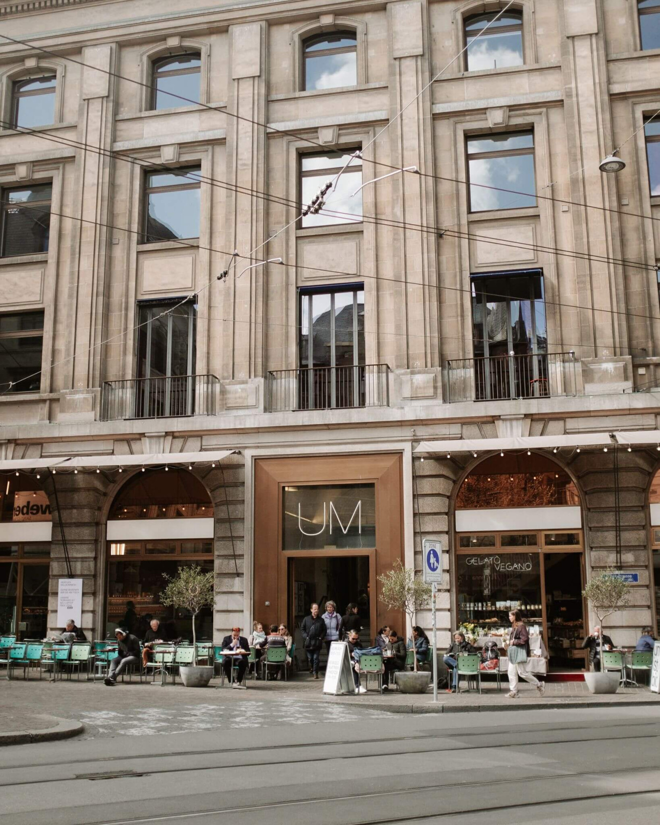 Frühstücksbuffet im Panoramarestaurant Alpen Tower Hasliberg - Brunch ...